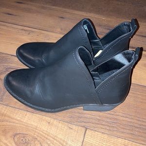 Universal Thread | Shoes | Universal Thread Boots With Heel | Poshmark